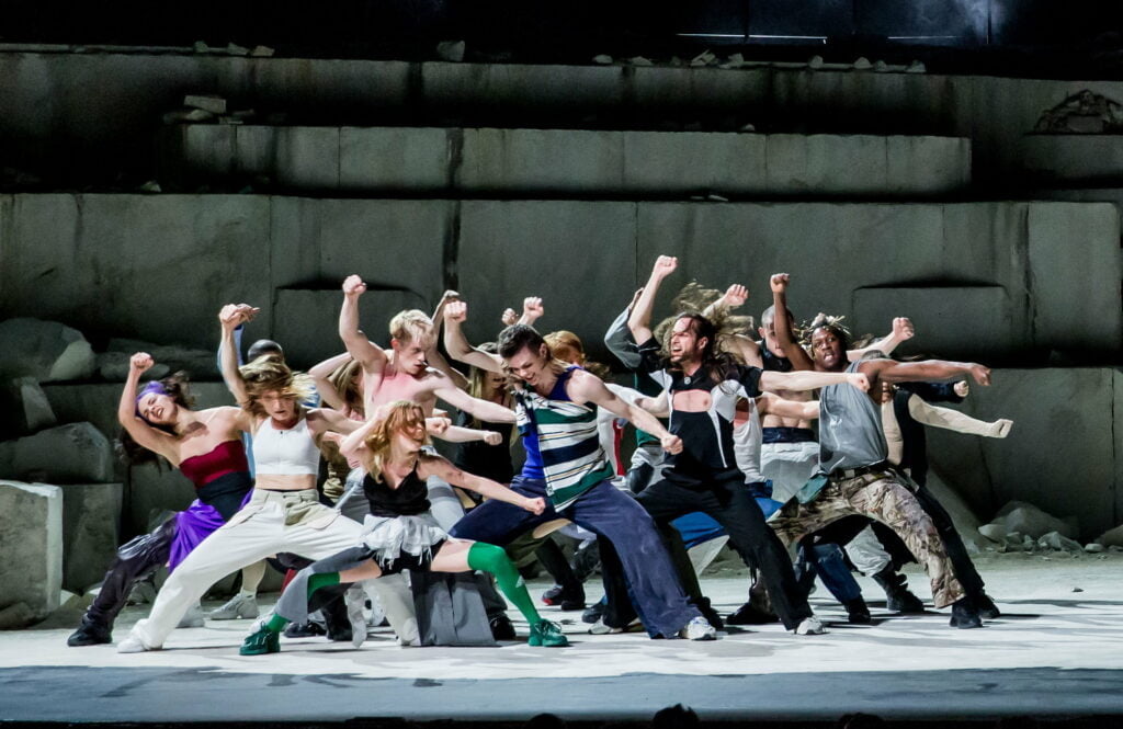 (La)Horde with Ballet national de Marseille. Music by Rone [FRA] | Room ...